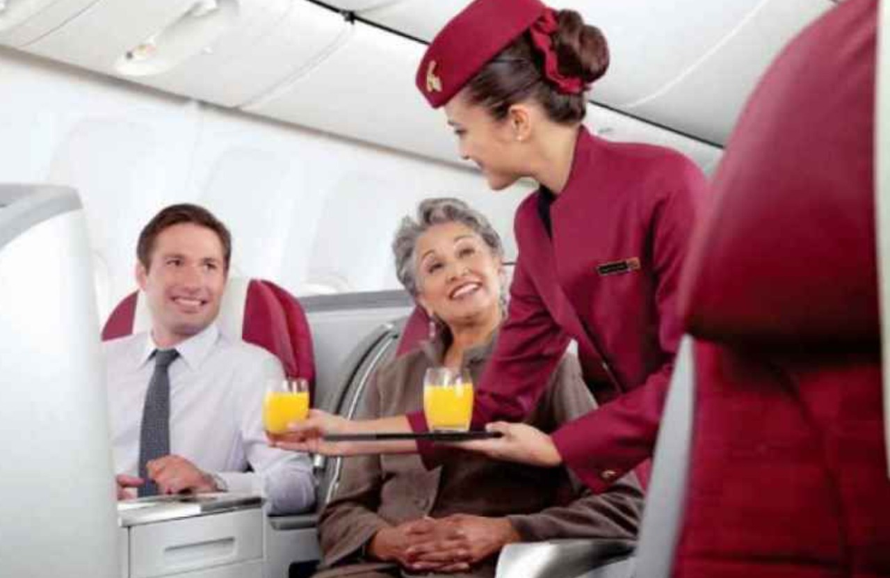 Formation hôtesse de l'air : tout savoir sur le métier - Famille Econome